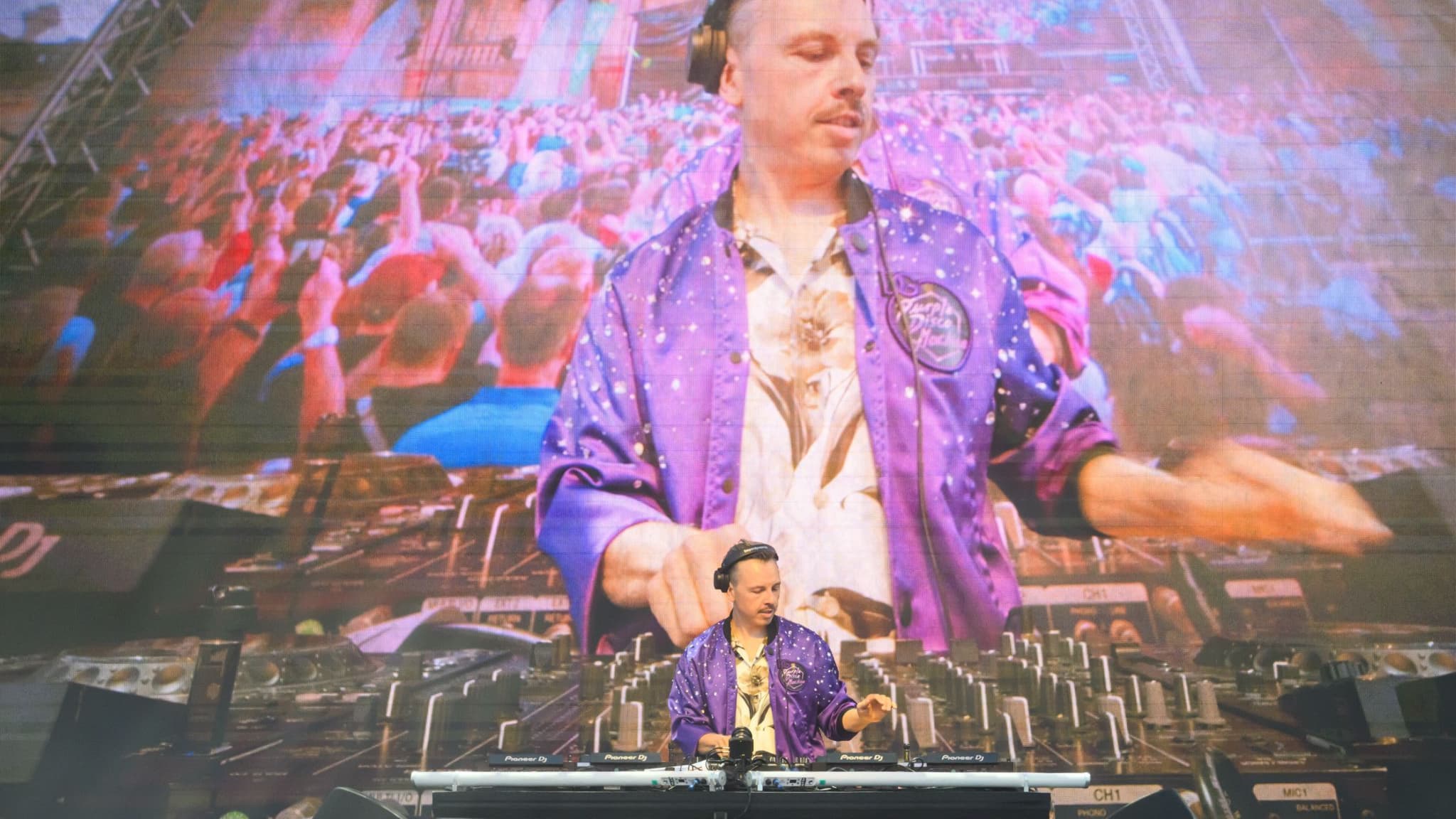 Purple Disco Machine: Star-DJ aus Dresden begeistert tausende Fans im ...