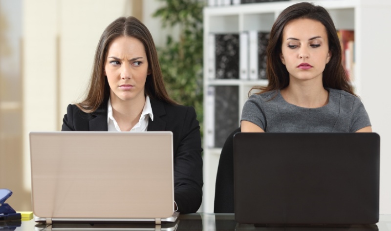 The silent power move that instantly shuts down office bullies