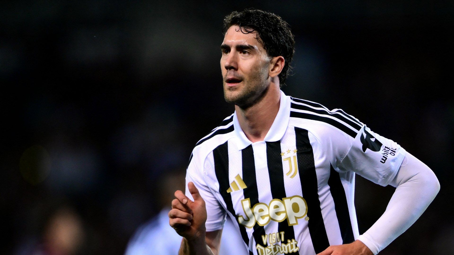 Vlahovic fa doppietta nel derby e lancia un messaggio: secondo miglior ...