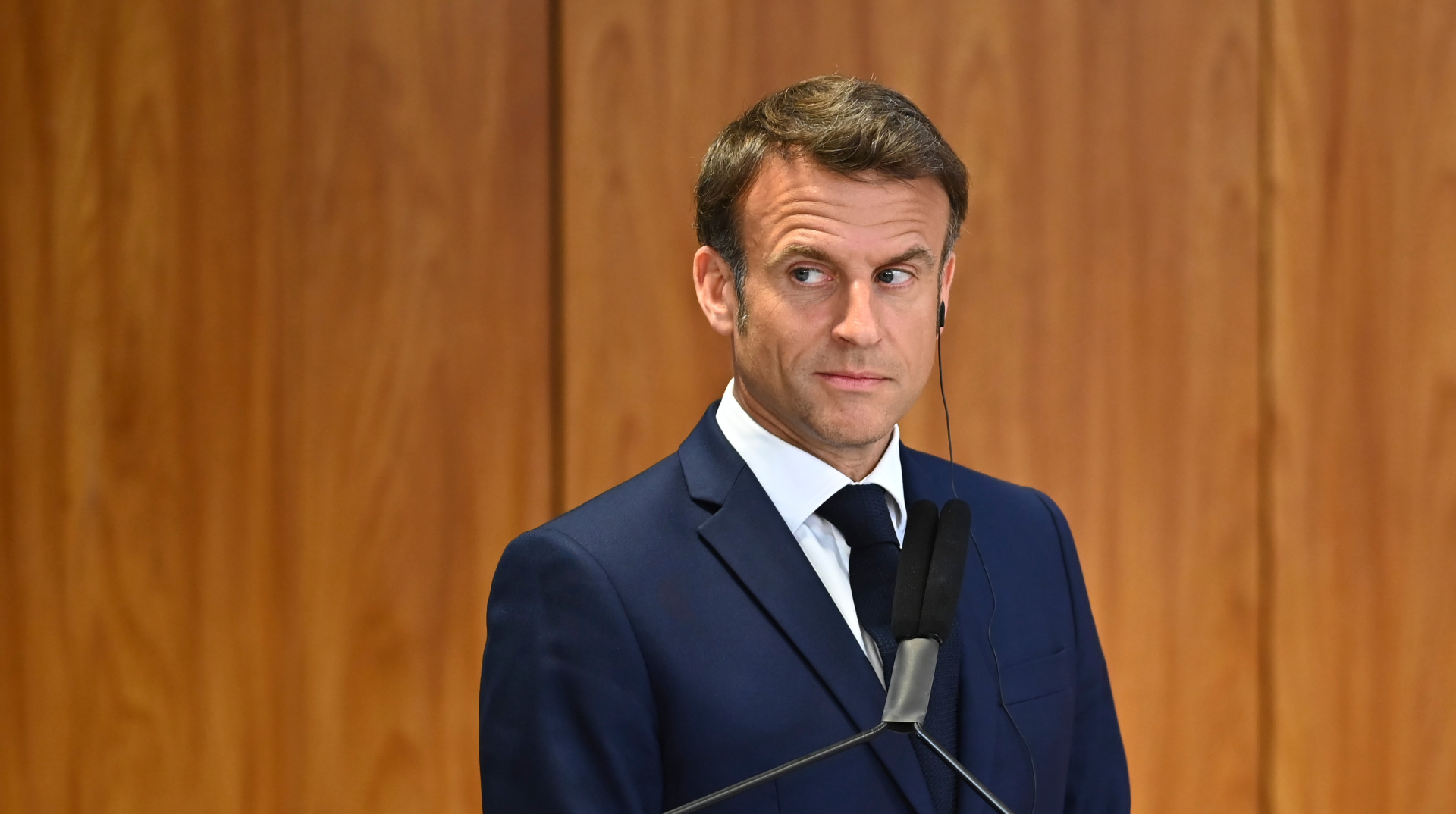 Macron warns Lukashenko against drawing Belarus further into war ...
