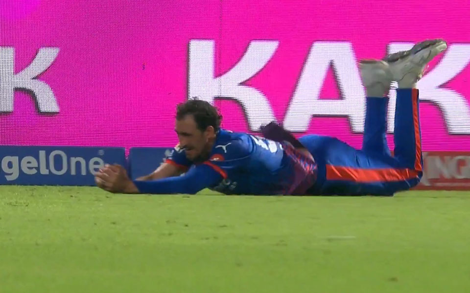 IPL 2026: Video of the day - Mitchell Starc takes screamer of a catch ...