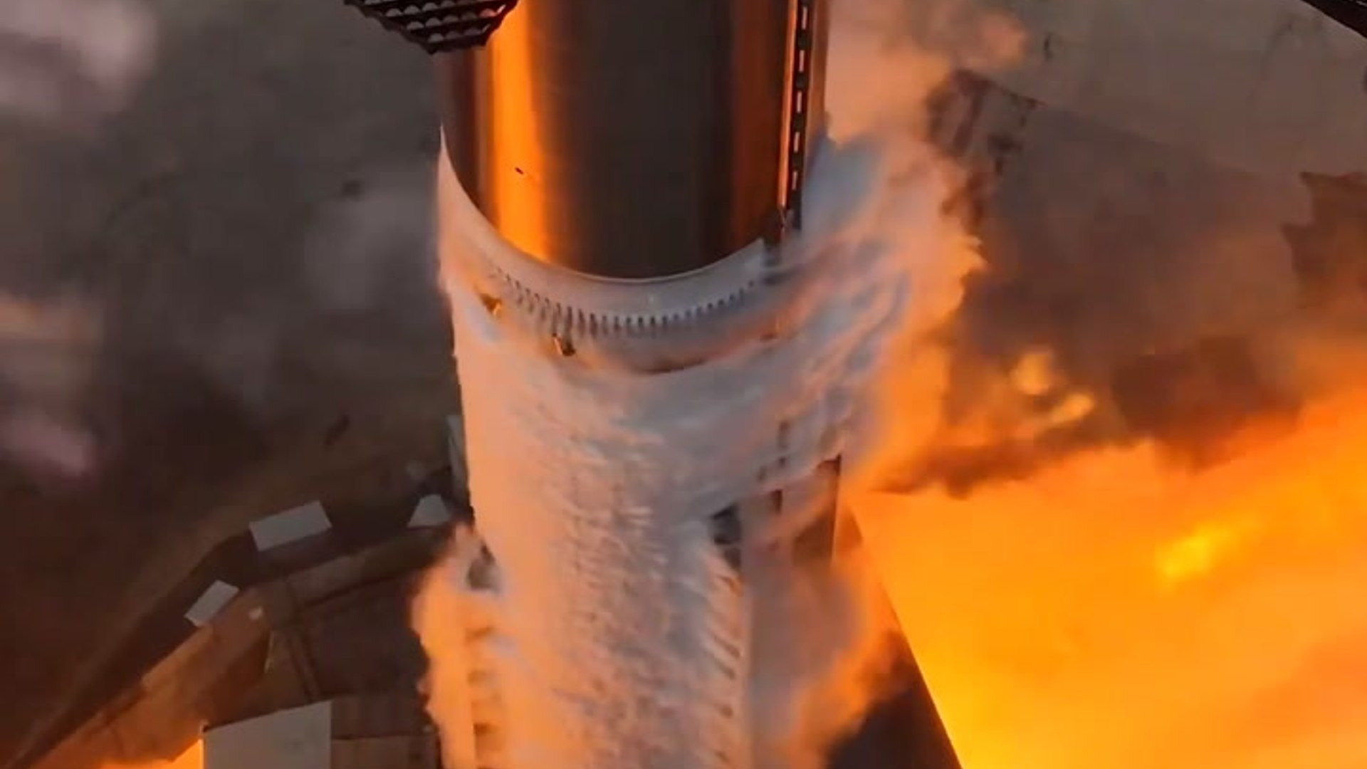 SpaceX Starship booster roars to life in static fire test