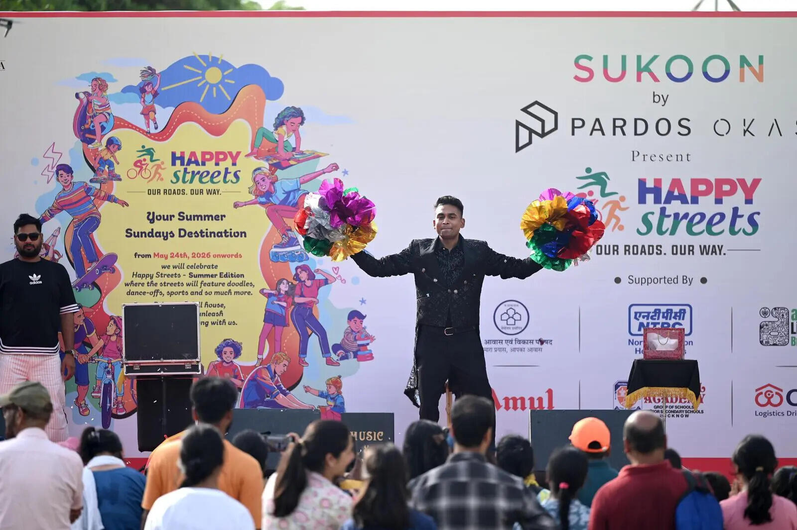 Yoga moves to zumba grooves in this open-air bash