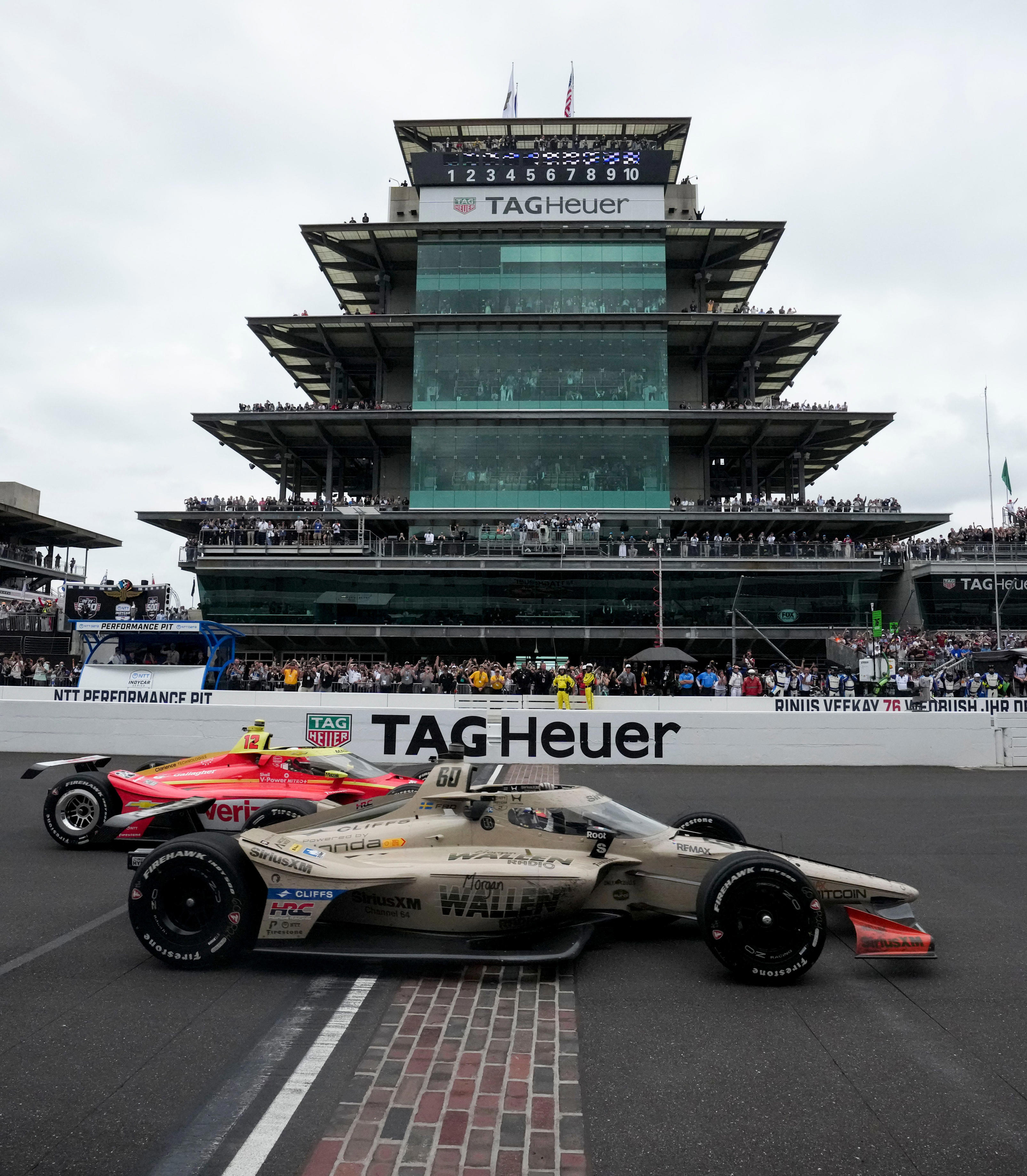 Felix Rosenqvist overtakes David Malukas on last-lap shootout to win ...