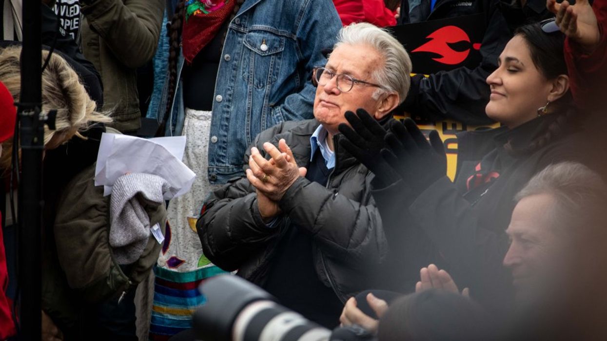 Martin Sheen campaigns for Chris Pappas in New Hampshire's Senate race