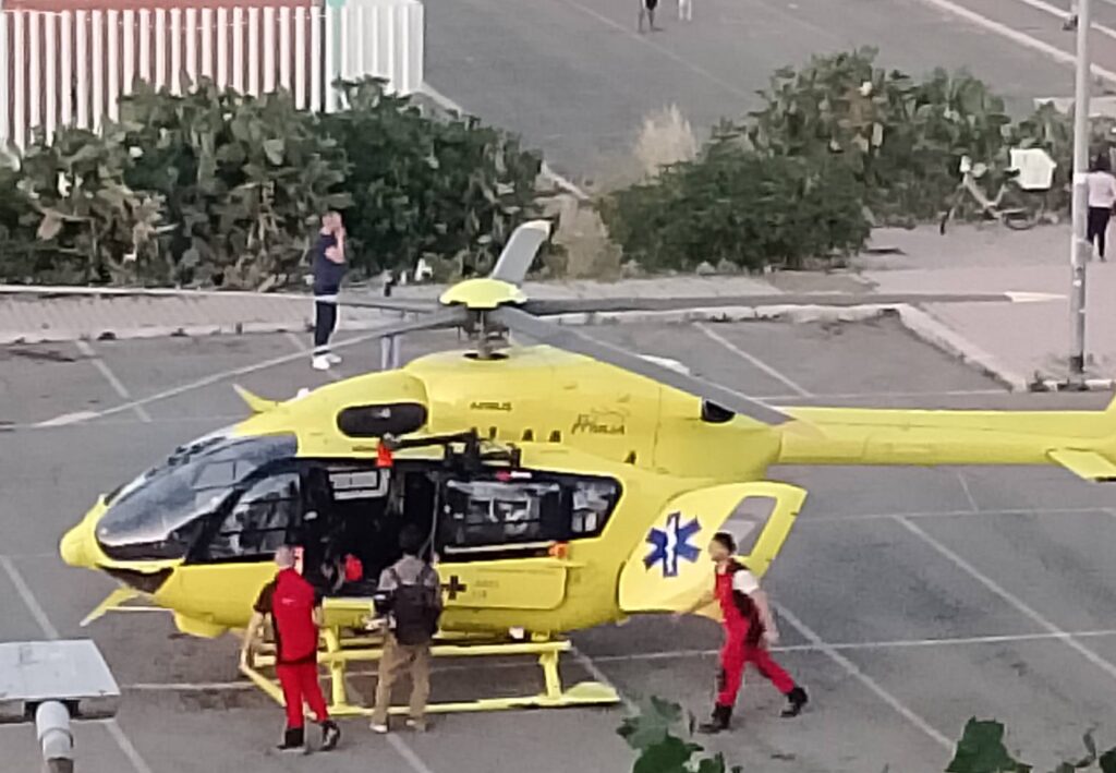 Elisoccorso in azione ad Ostia: soccorso un ragazzo dopo una caduta in ...