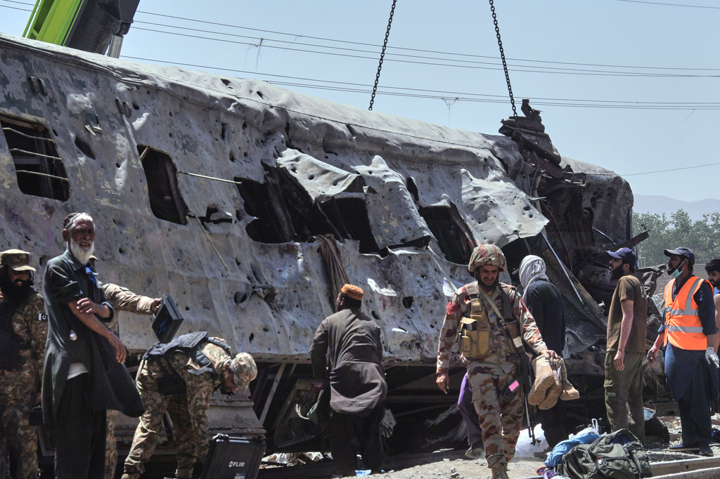 Suicide bomber kills at least 23 and injures over 70 at Pakistan ...