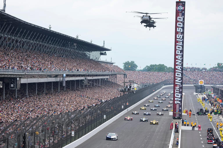 Las 500 Millas de Indianápolis rinde homenaje al bicampeón de NASCAR ...