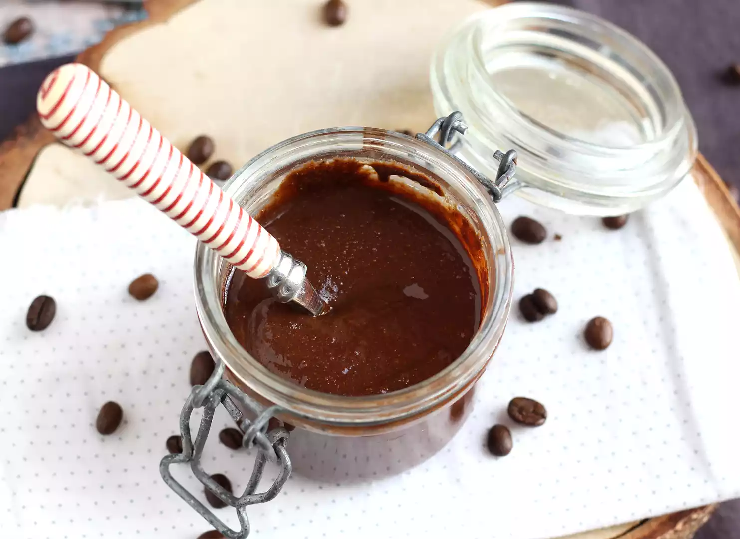 Finally a chocolate spread for coffee lovers with chocolate and hazelnuts!
