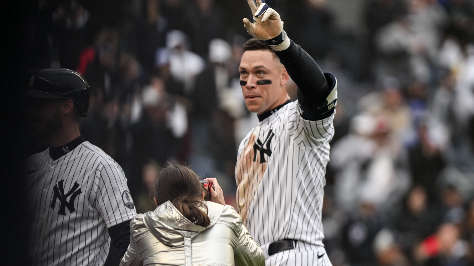 Aaron Judge stops 11-game homerless drought, 2-run walk-off homer in ...