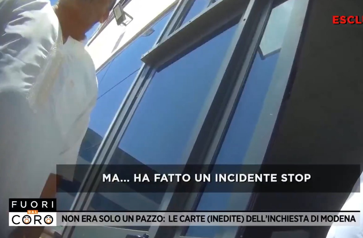 Fuori dal coro nella moschea di Modena: "Salim? Ha fatto un incidente"
