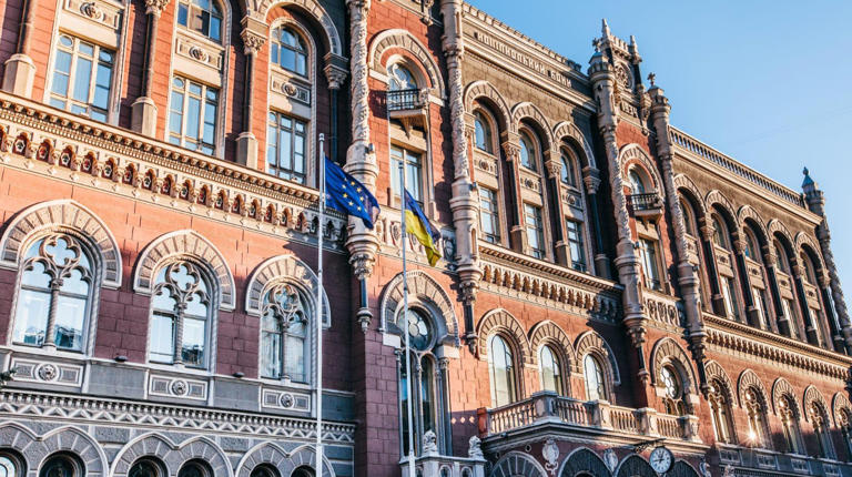 Ukrainian National Bank building also damaged in overnight Russian attack