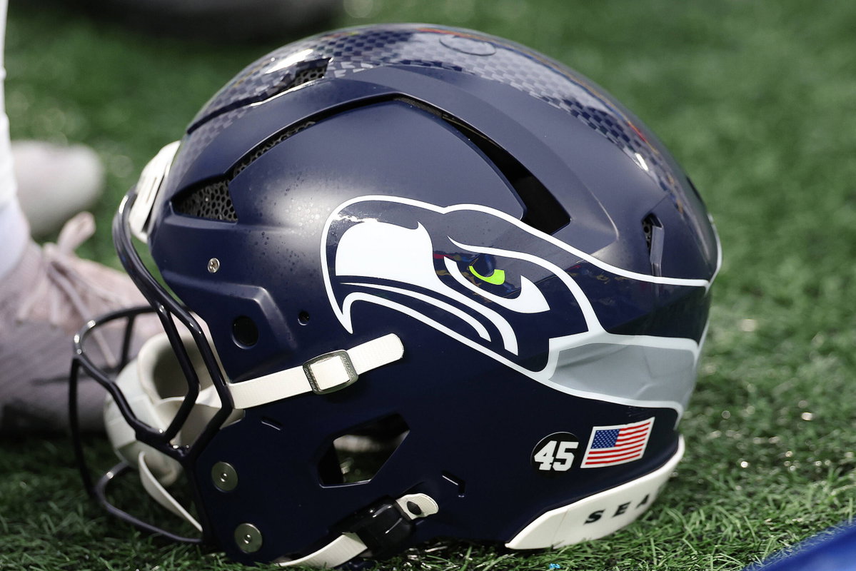 25 NFL teams with the worst helmet designs
