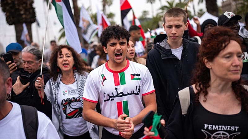 2.000 pessoas marcham em Bilbau em apoio à flotilha de Gaza após cargas ...