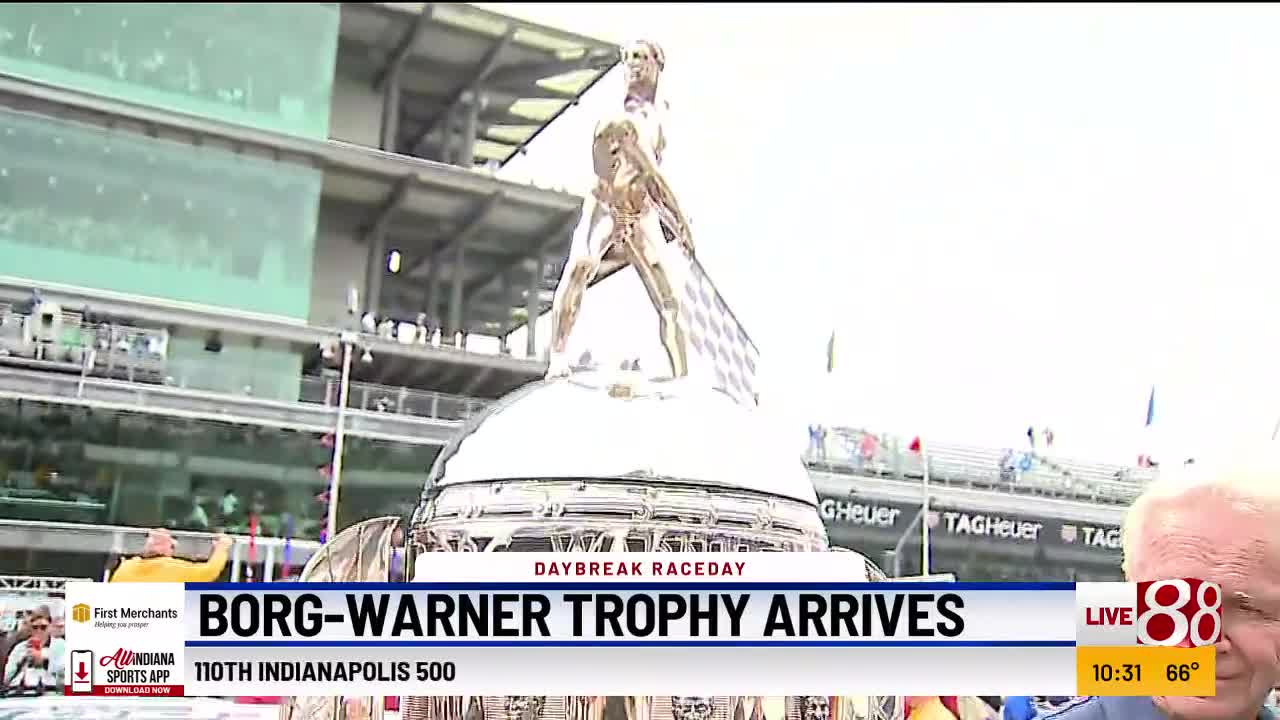 Borg-Warner Trophy arrives on pit lane