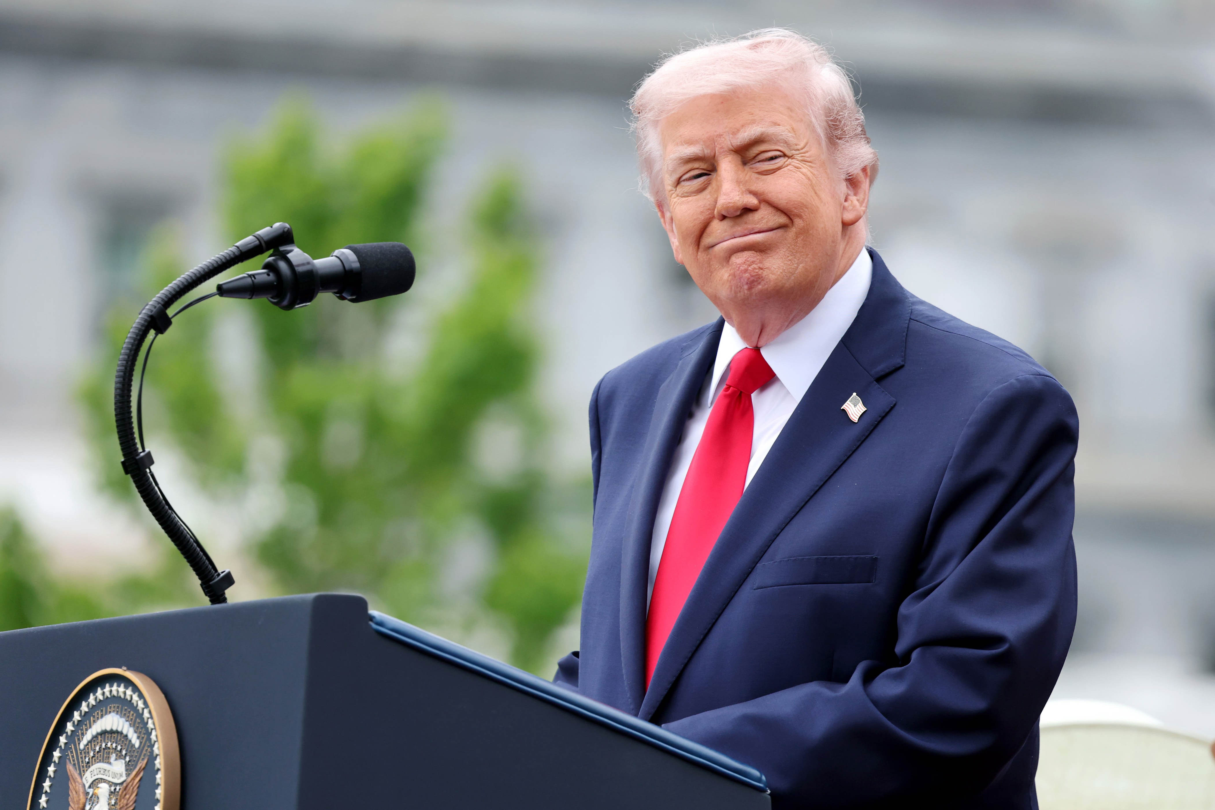 Trump goes on bizarre Truth Social posting blitz