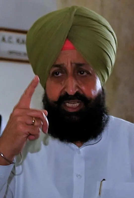 Congress, SAD target Punjab govt over law and order after ASI’s murder