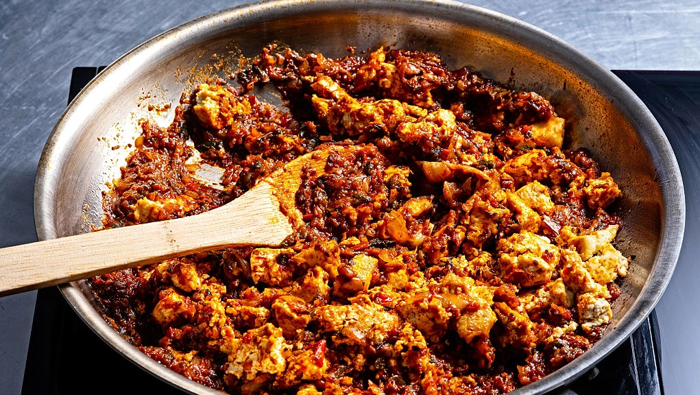 BuzzFeed, Real Simple, Southern Living spotlight easy dump-and-go meals