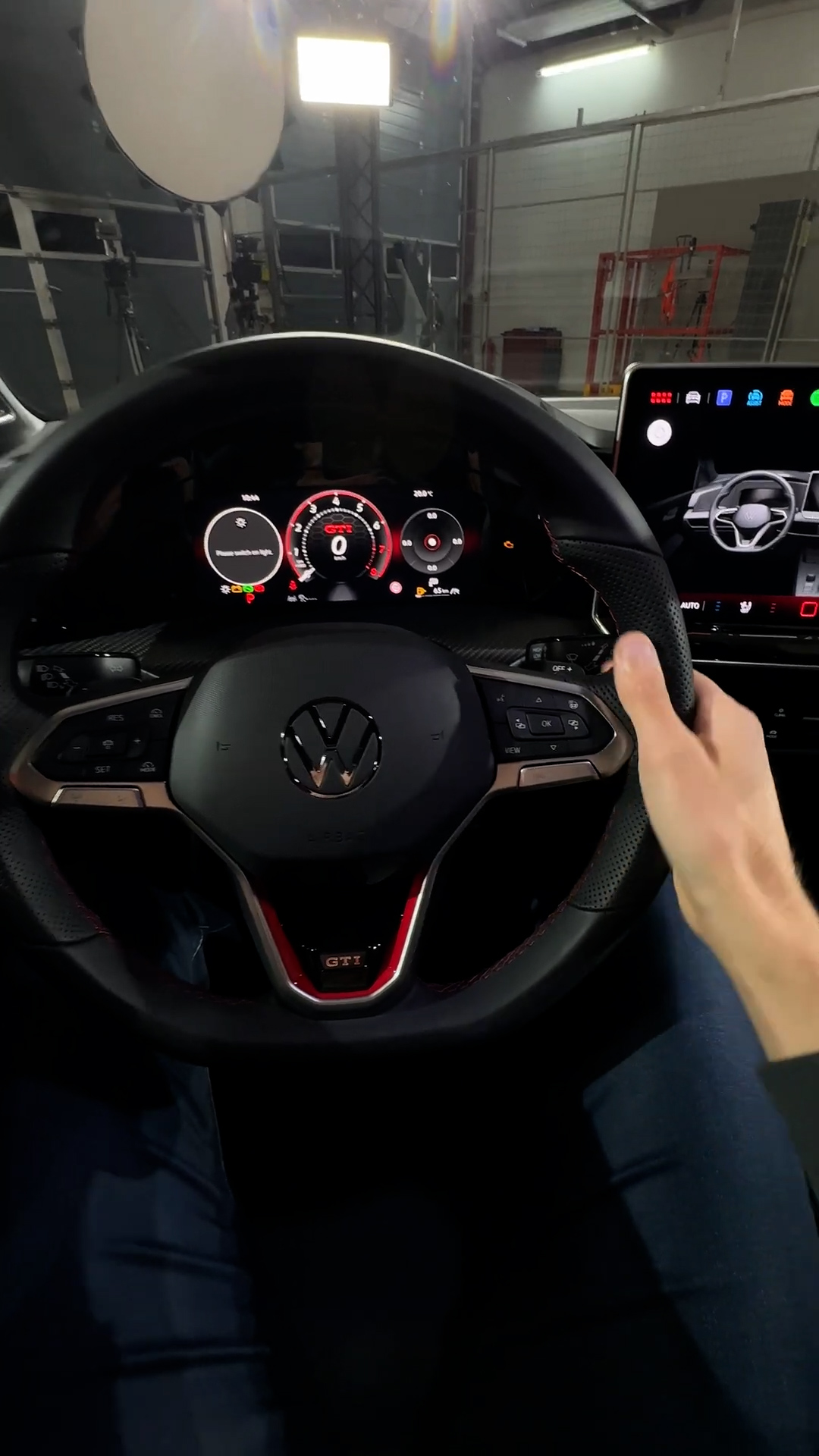 O interior moderno do VW Golf GTI Clubsport