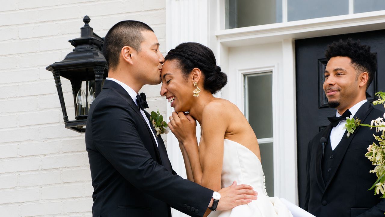 Simple outdoor wedding ideas from a nature-inspired backyard celebration