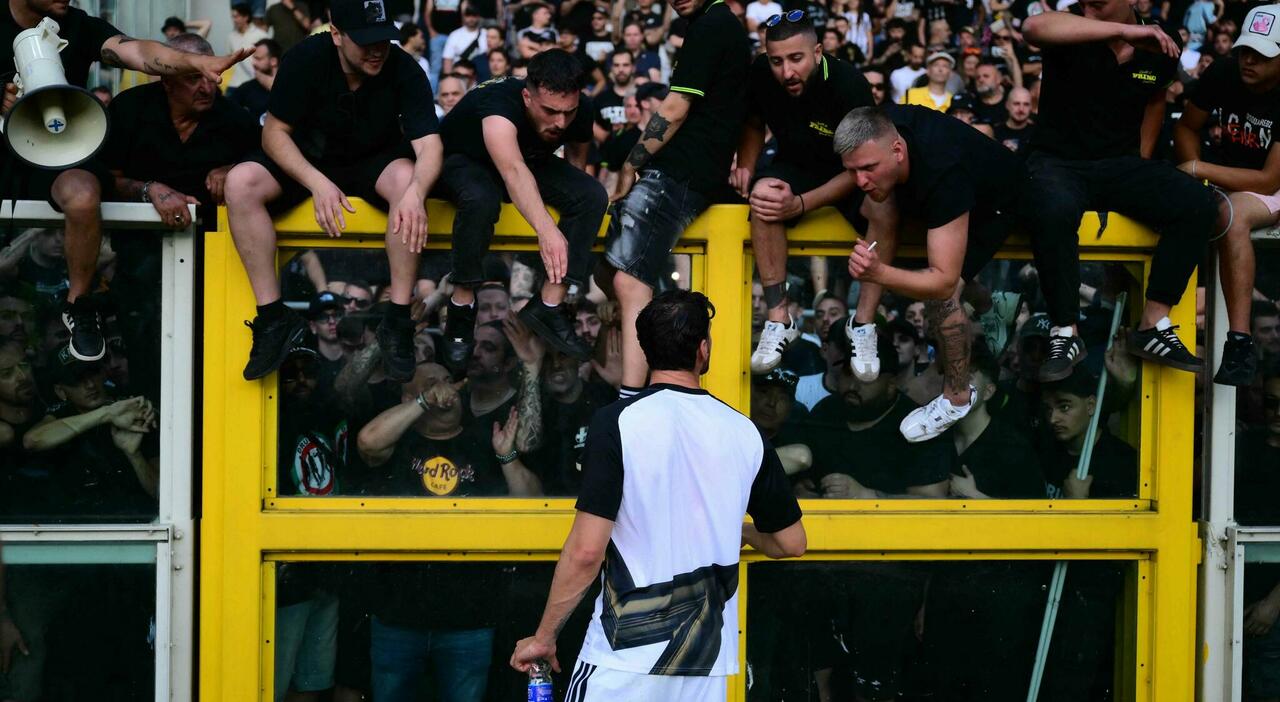 Scontri Torino-Juventus, tifoso grave in ospedale: ultras chiedono di ...
