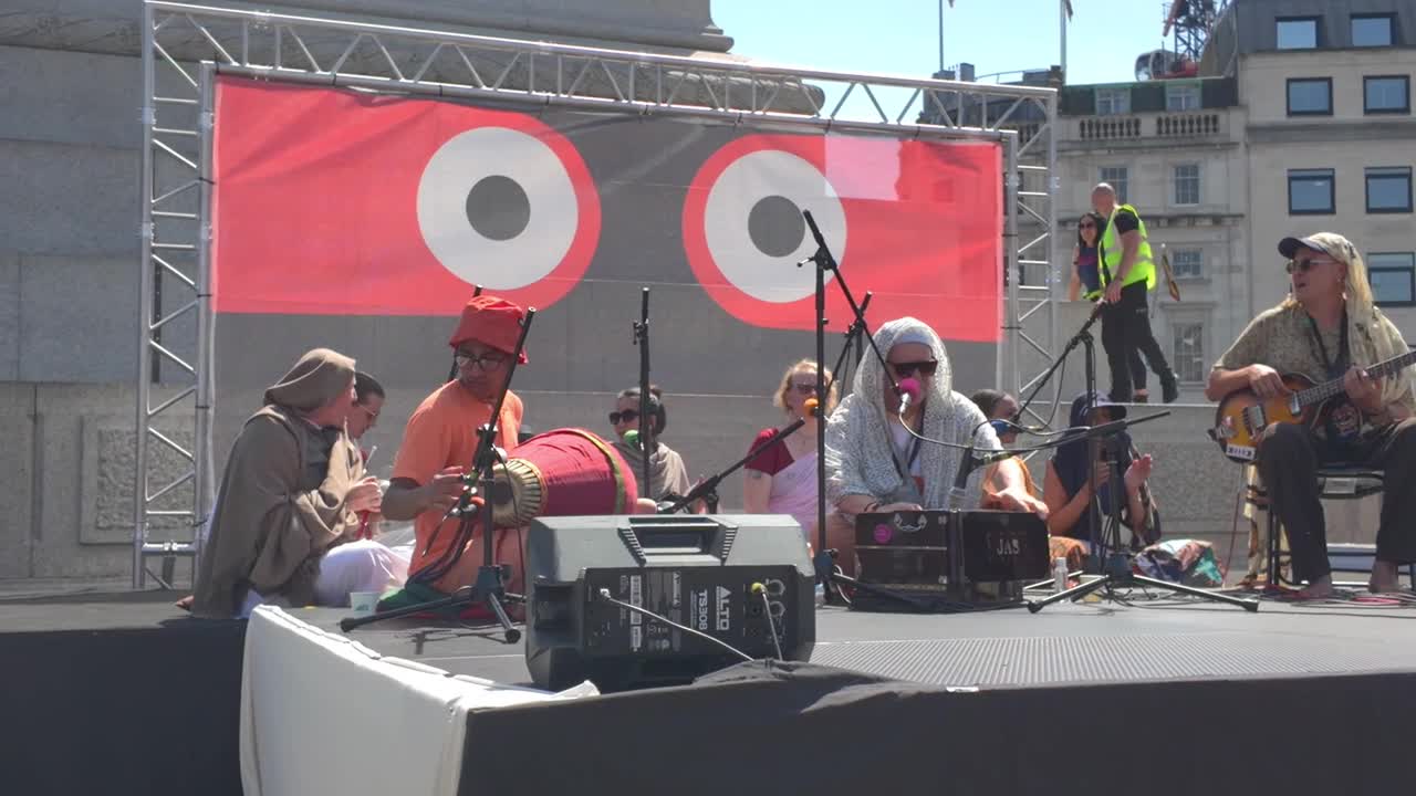 London Rathayatra — chariots of joy roll through Trafalgar Square