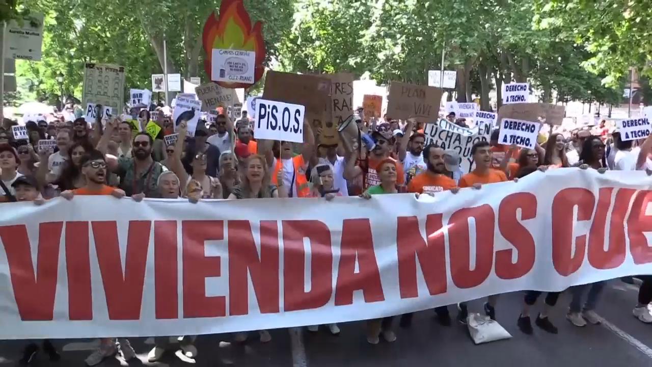 Thousands in Spain’s capital protest increasing housing costs