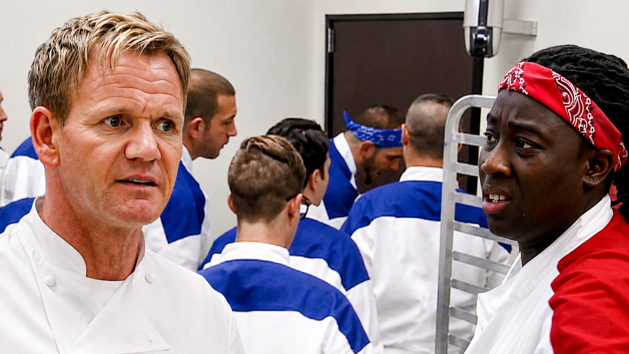 Chef Ramsay stops the blue team after scallop mistakes