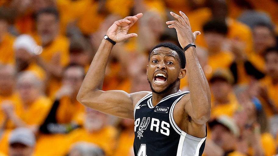 Are De'Aaron Fox and Dylan Harper playing tonight? Injury update for ...