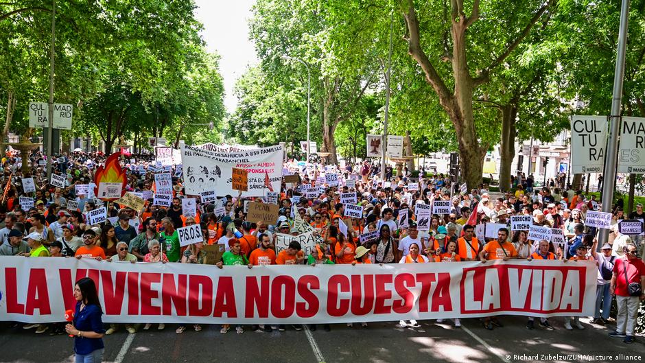 Madrid protestors target rising rents and housing shortage