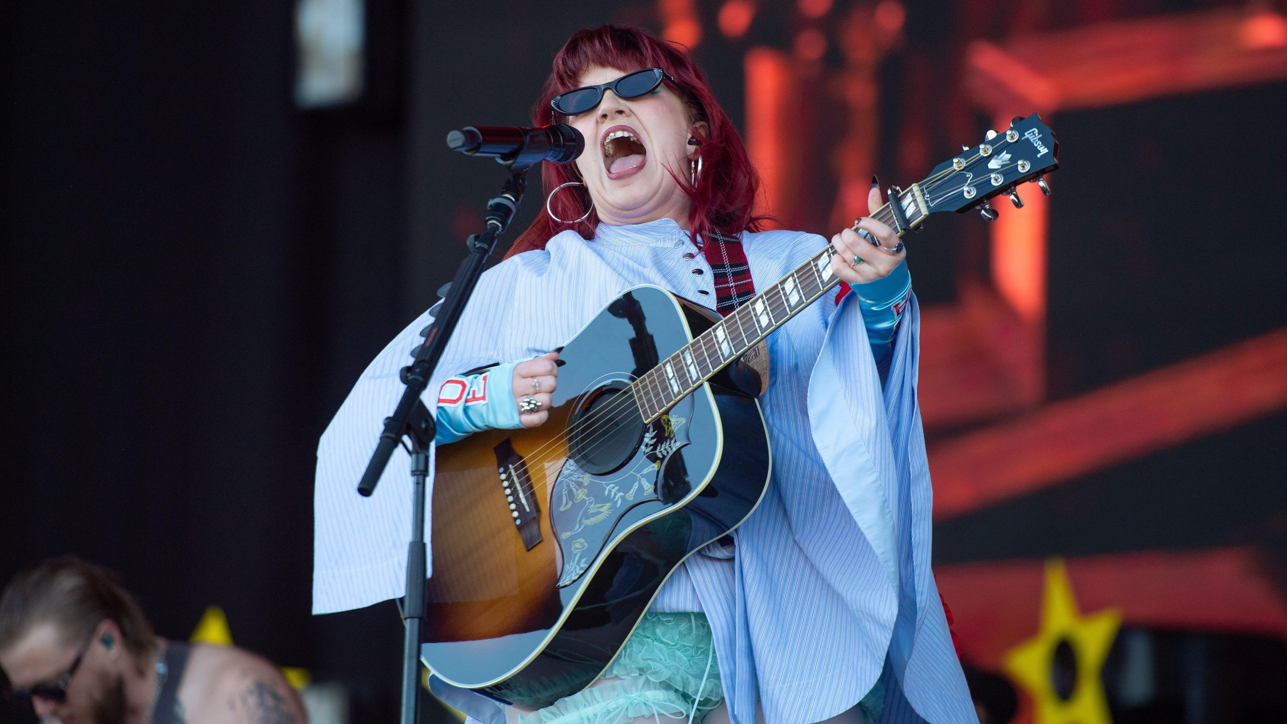 Olivia Dean brings the curtain down on Radio 1's Big Weekend with ...