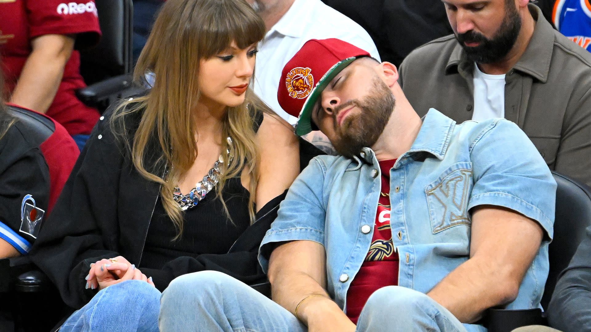 Taylor Swift and Travis Kelce turn Cavs-Knicks playoff game into viral ...