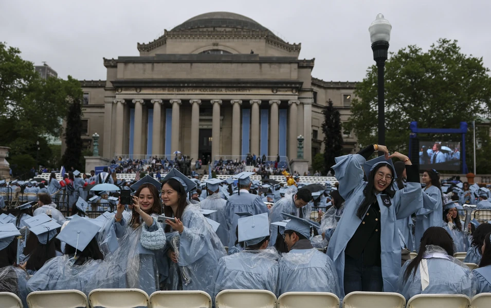Graduation stages become flashpoints over AI praise