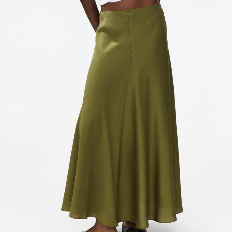 Maxi skirts and T-shirts are the perfect summer pairing - Emilia Fox ...