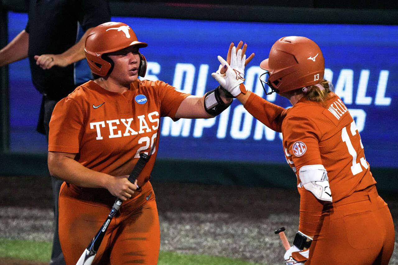 Texas vs Arizona State softball: TV channel, time, game info for Game 3 ...