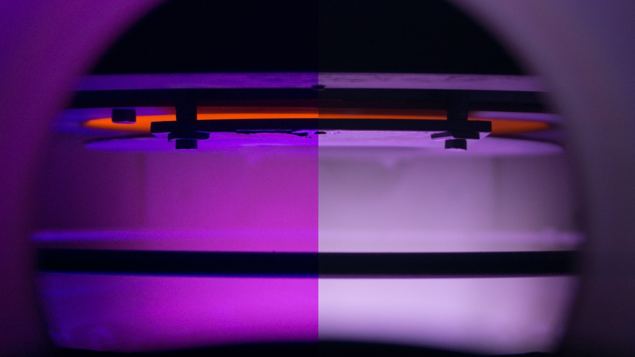 A new AI system just discovered unknown physics hiding inside plasma ...