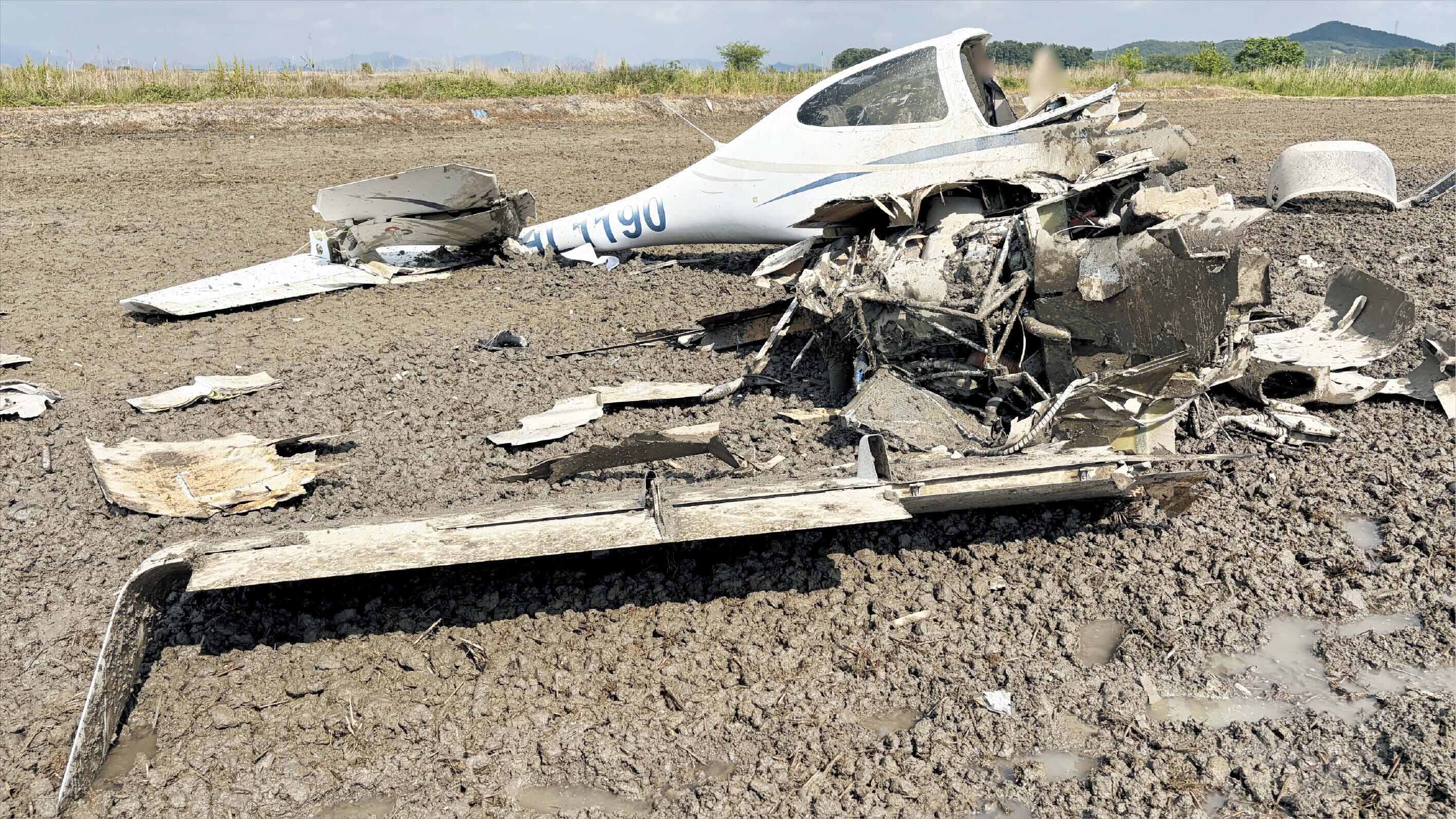 Chodang University light aircraft crash injures two