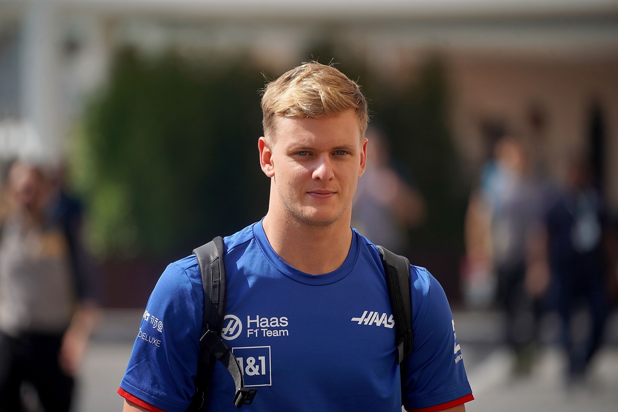 Schumacher weathers late scare in Indy 500 debut