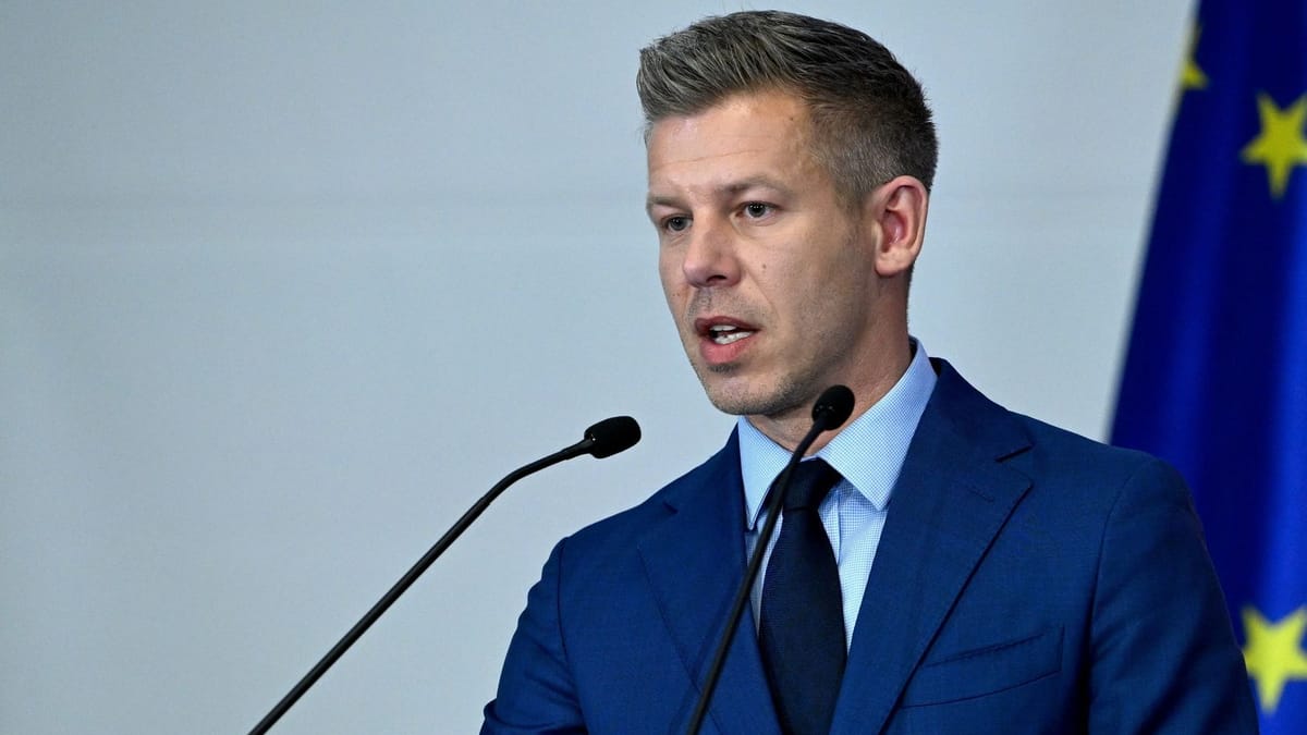 Regierungschef halbiert sein Gehalt