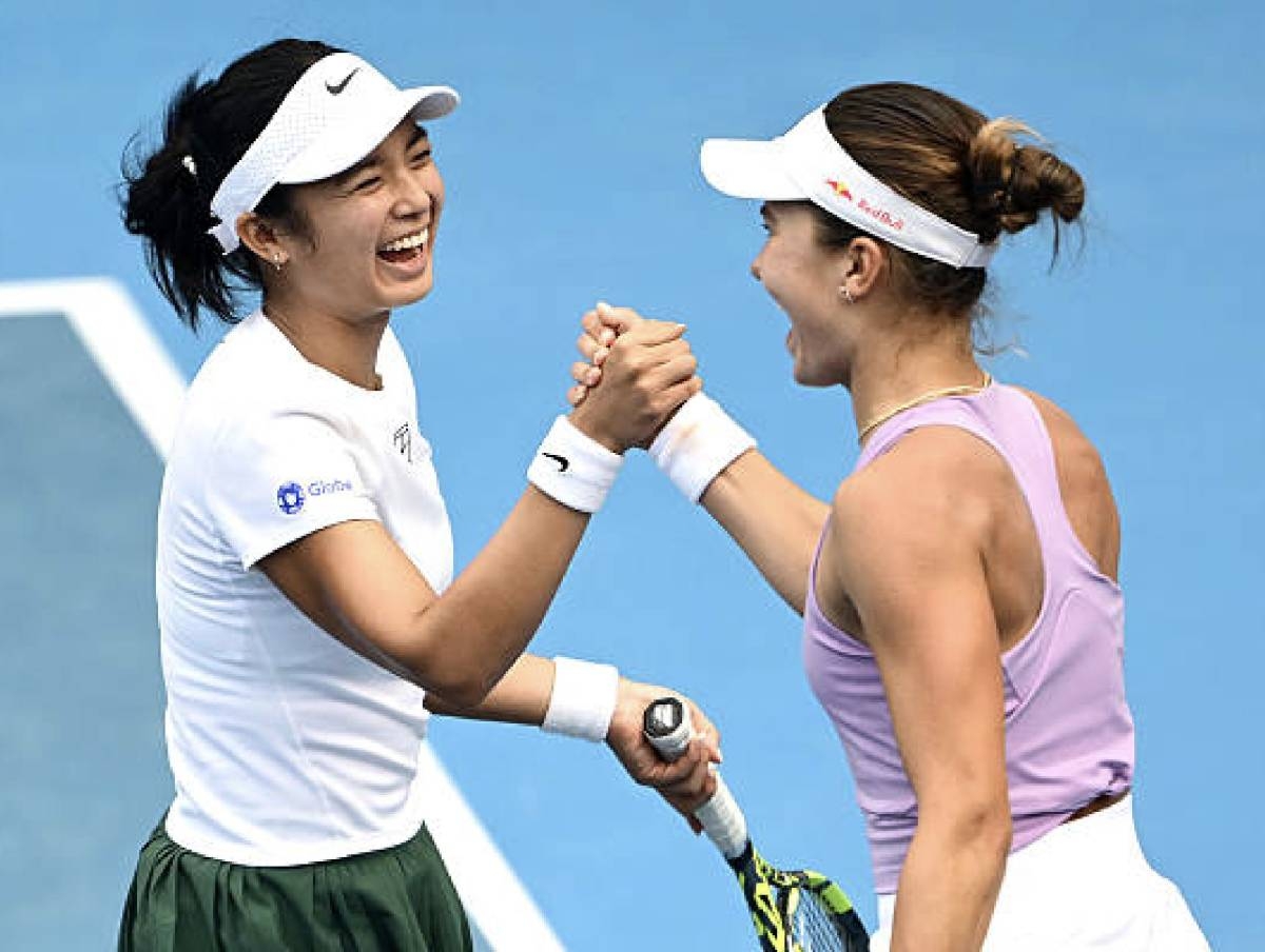 Ahead of French Open, Eala receives birthday cake from friend Jovic