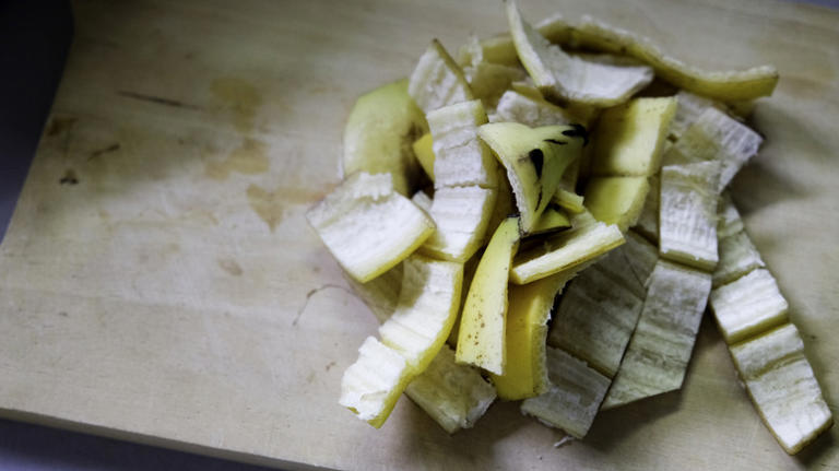 Not eggshells, not coffee grounds: The natural fertilizer pepper plants ...