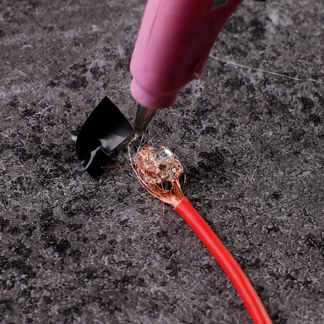 The right way to staple electrical wires! 🔧🔌