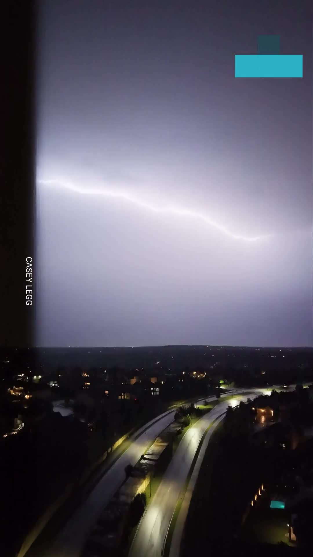 Epic lightning storm lights up night sky in Texas