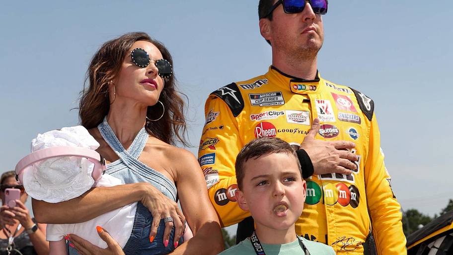 Kyle Larson's son consoling Brexton Busch at Coca-Cola 600 brings fans ...