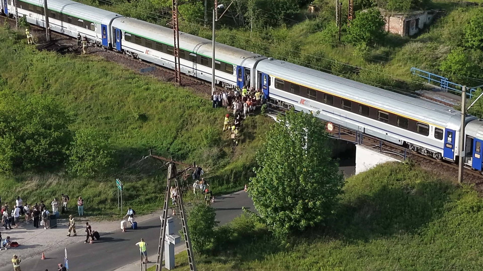 Ewakuacja 550 pasażerów pociągu PKP Intercity jadącego z Bielska-Białej ...
