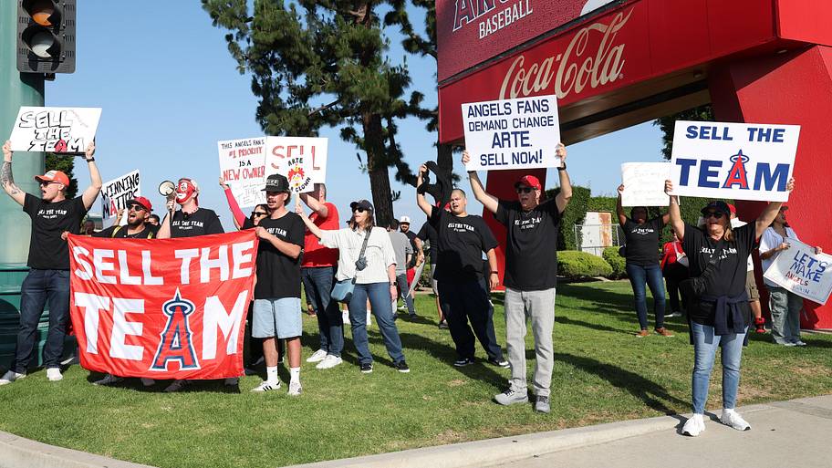 Angels fan boycott: Will escalating 'sell the team' chants force Arte ...