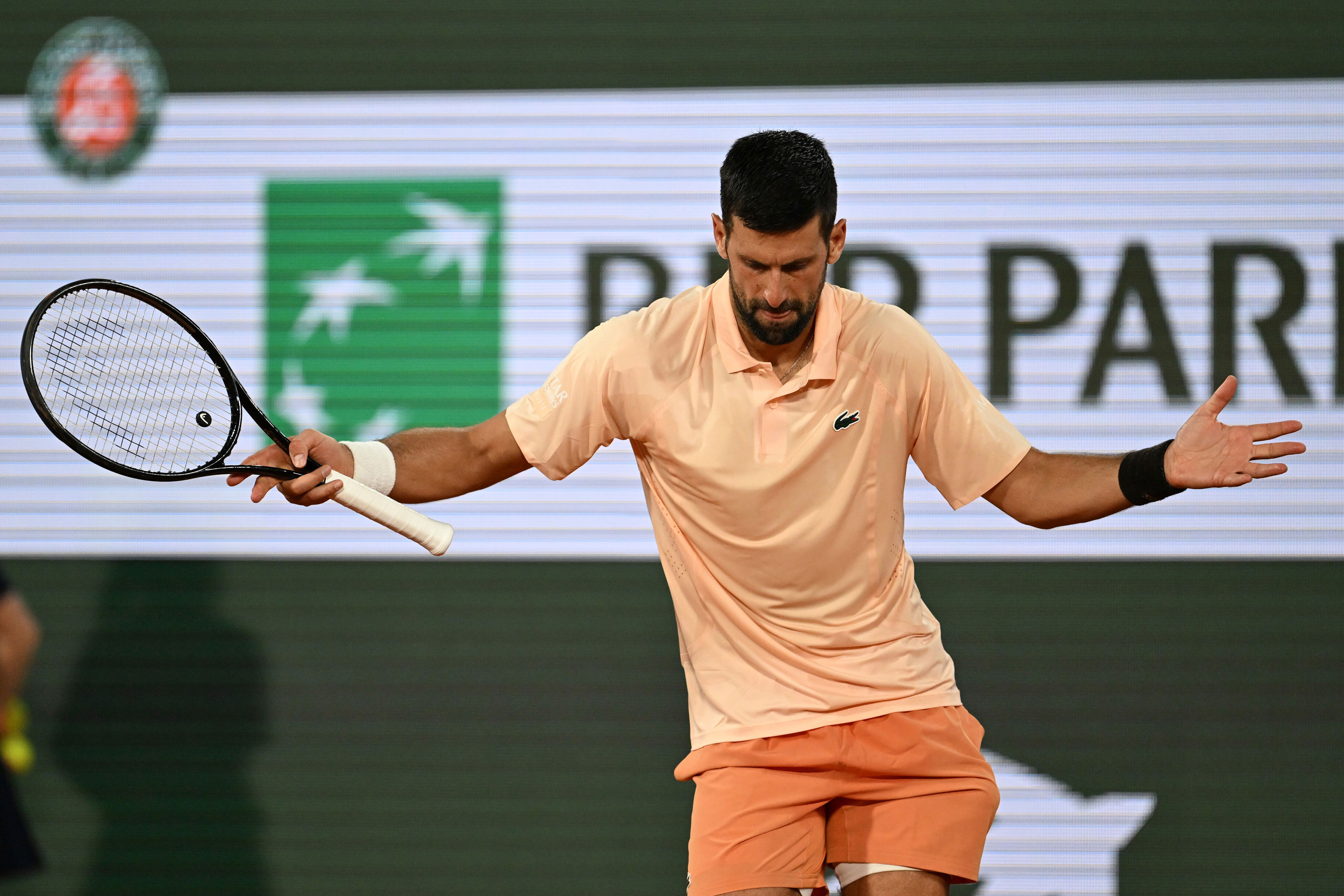 Novak Djokovic overcomes a slow start and hostile crowd in 1st-round ...