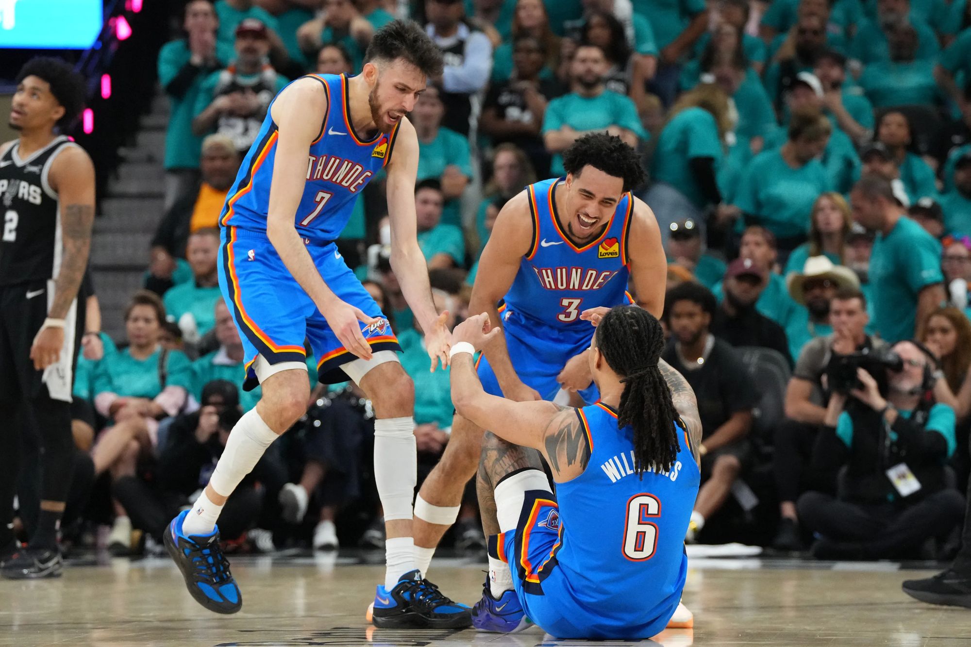Dabble promo code NYPBONUS: Get $10 when you sign up for Thunder vs ...