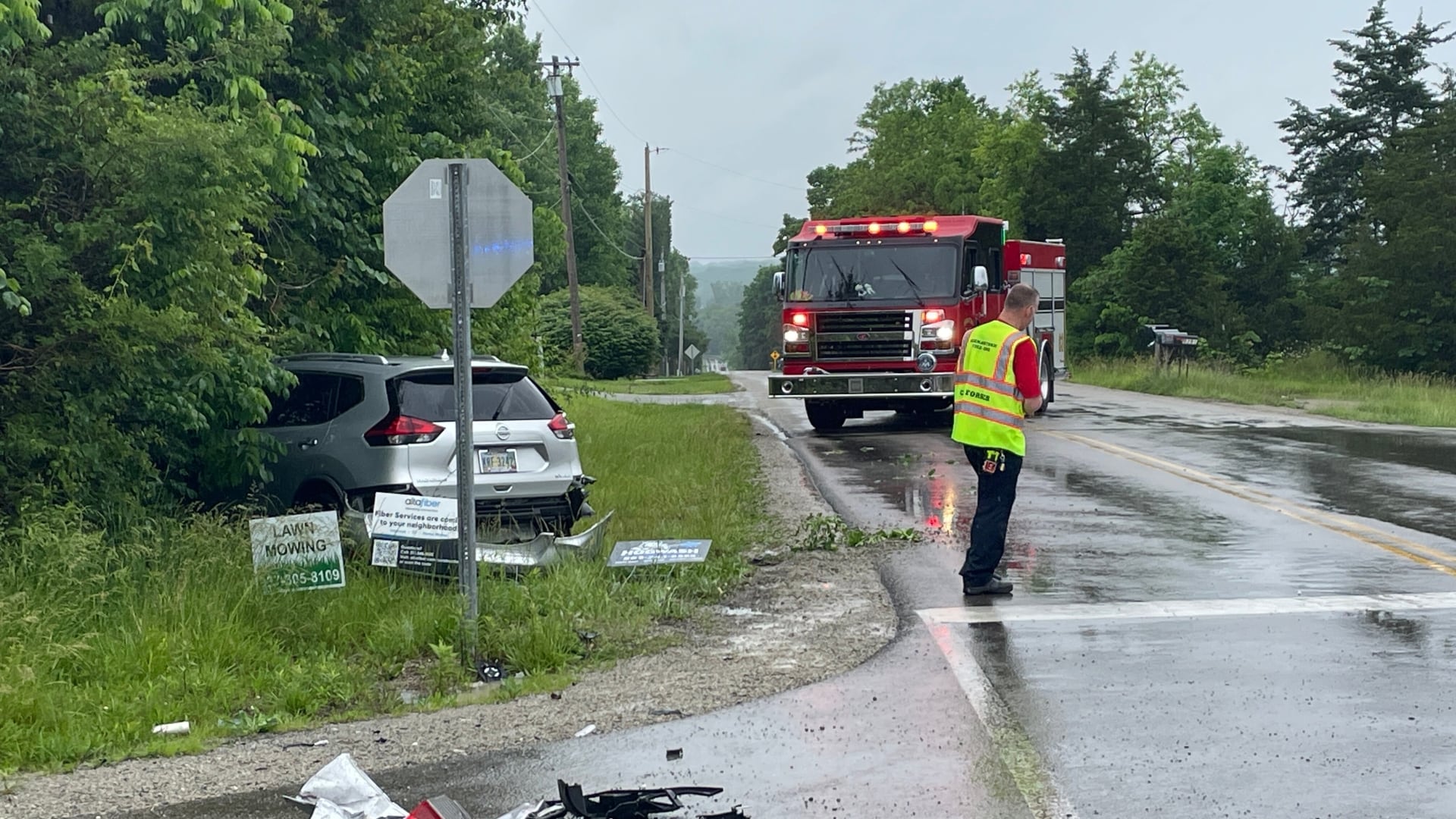 1 hospitalized after crash leaves SUV in embankment on State Route 4