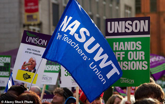 Teaching union threatens 'safe space for Jews' as chiefs override ...